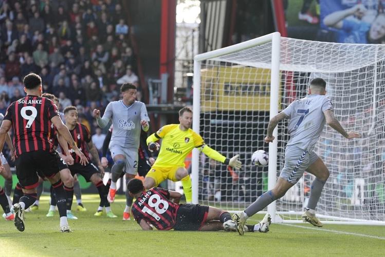 Coleman's own-goal condemns Everton to late defeat at Bournemouth