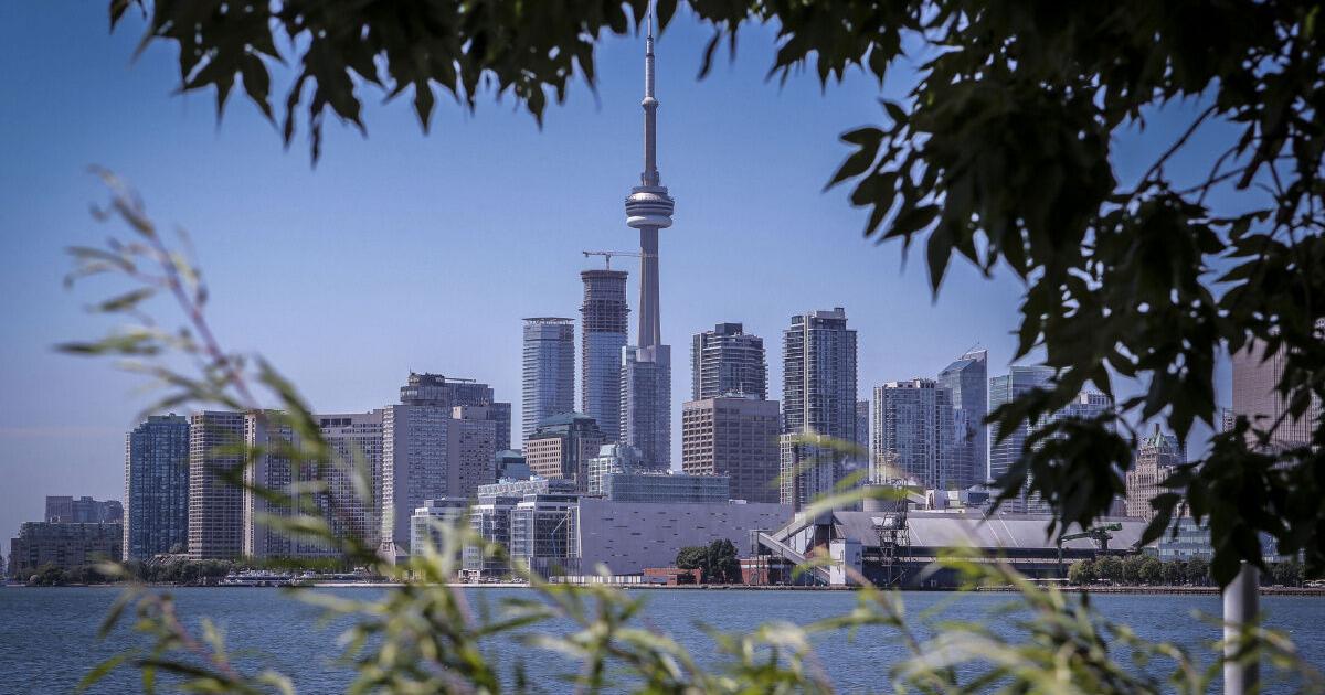 The day that Toronto floated above Lake Ontario in Buffalo