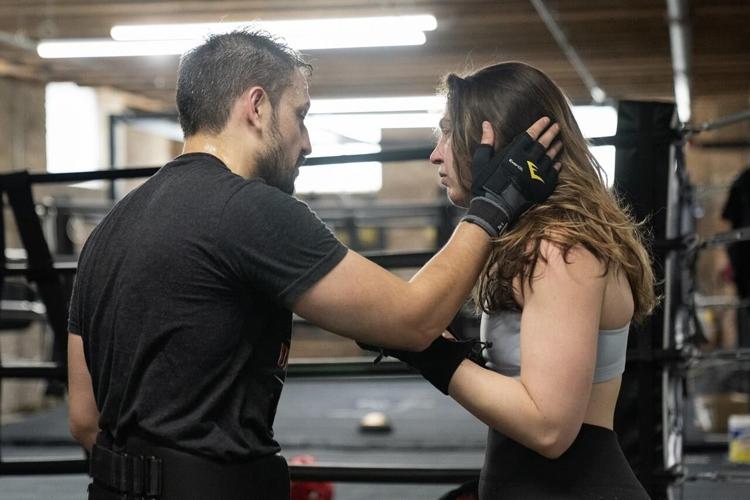 Chicago Golden Gloves shines spotlight on female boxers
