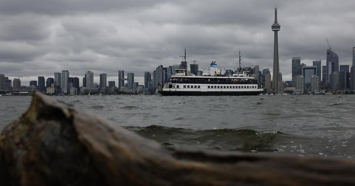 Replacements for aging Toronto Islands ferry fleet delayed a year