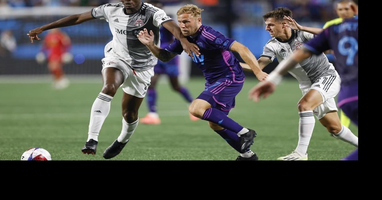 Karol Swiderski converts two penalty kicks as Charlotte tops Toronto 3-0