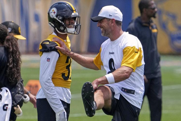 Aaron Rodgers says his decision to play in Pittsburgh this season was ...