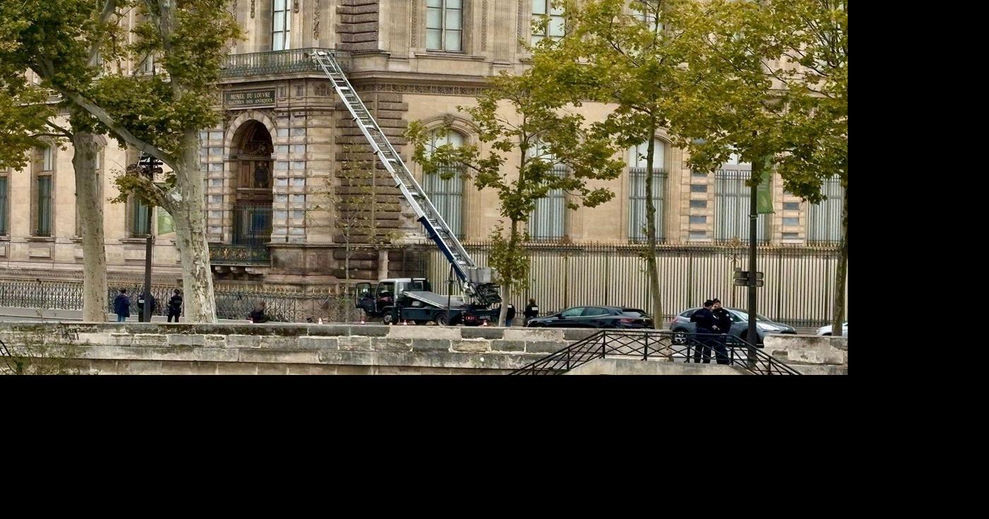 Thieves steal crown jewels in 4 minutes from Louvre Museum