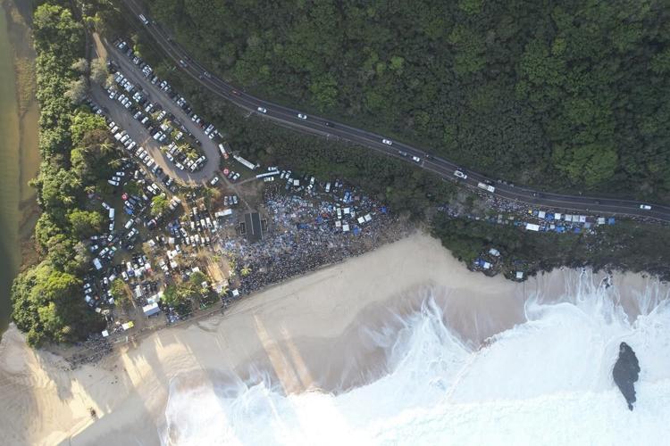 Huge waves bring Hawaii surf contest The Eddie after hiatus