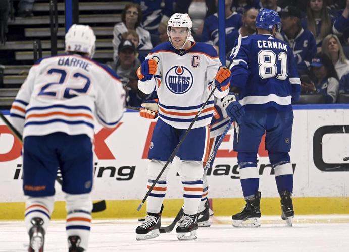 Connor McDavid on familiar path that could see 50 goals