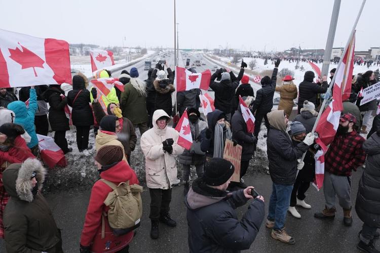 ‘Freedom Rally’ truck convoy rolls through Toronto
