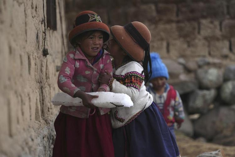 Lagoon dries up as drought grips Peru’s southern Andes