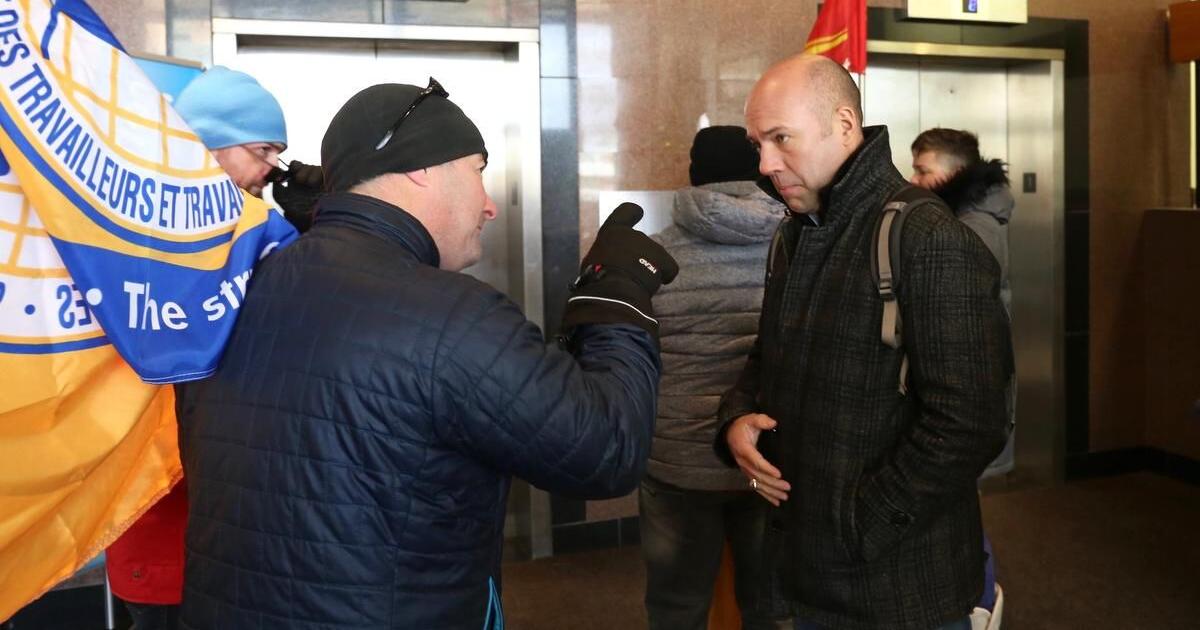 Halifax MP debates Canada Post back-to-work bill with protesters