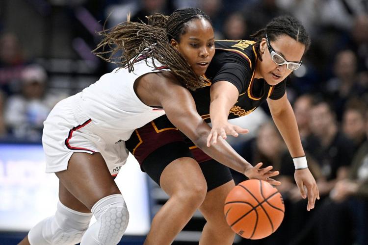 UConn women's season-high 25 steals help No. 1 Huskies beat Loyola ...