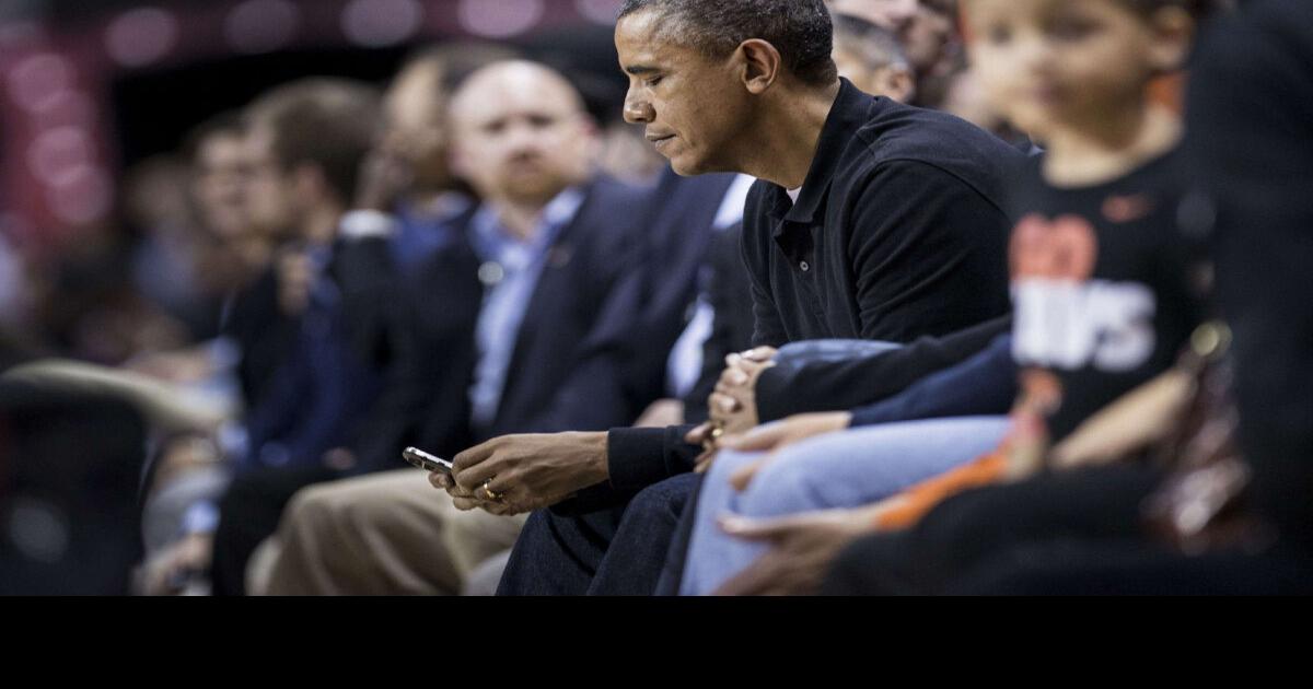 Barack Obama still a BlackBerry user