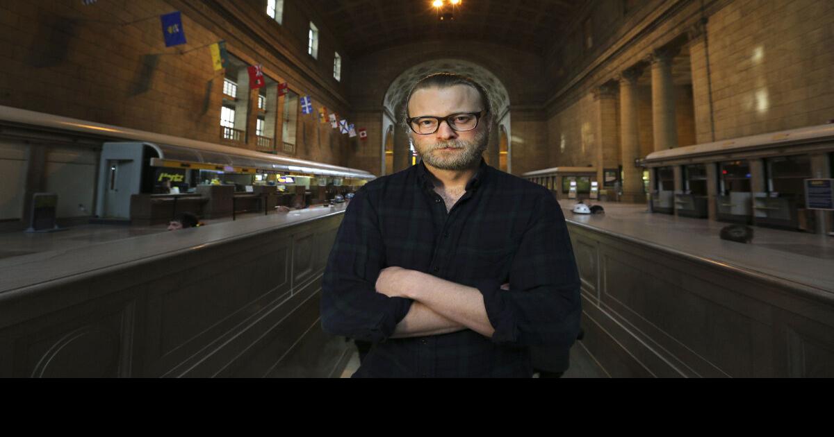 Toronto commuters become gallery-goers for one week