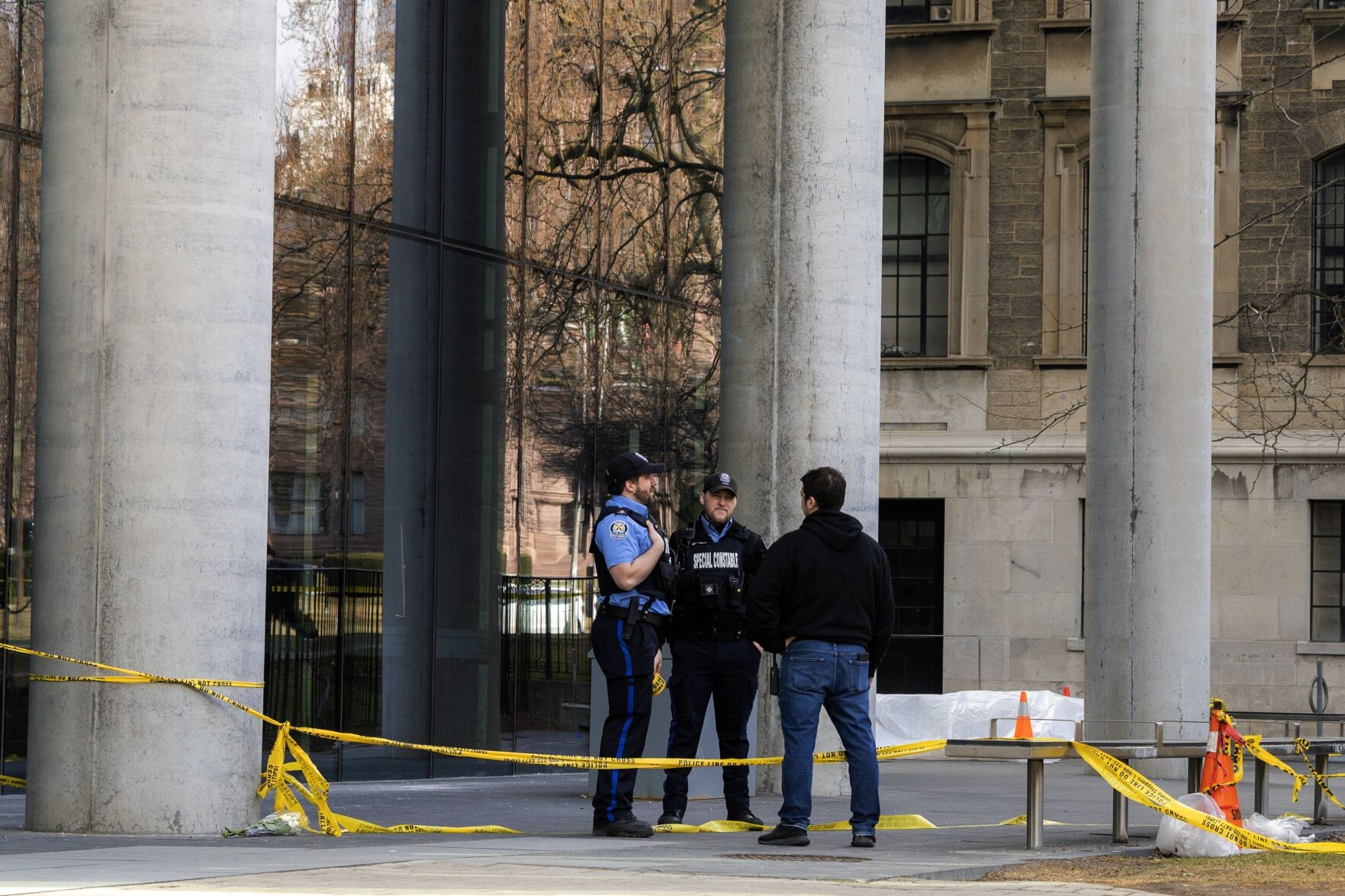 Man found dead on U of T campus, homicide unit investigating