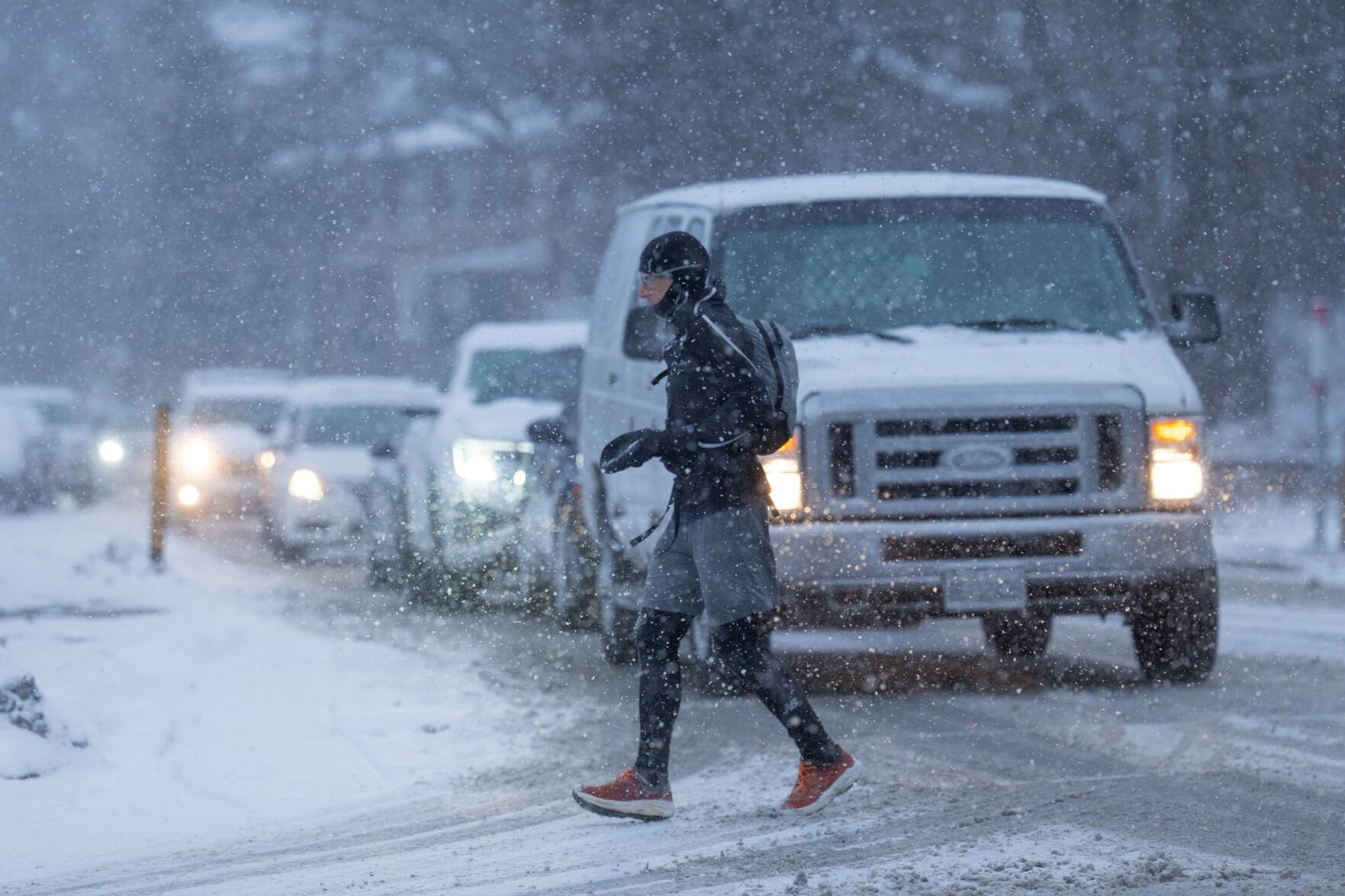Snowfall warning ends for Toronto after morning of delays
