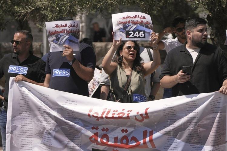 Israelis and Palestinians protest for peace as journalist Mariam Dagga ...