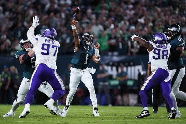Jalen Hurts runs for 2 TDs, throws for a score; Eagles hold off fumble ...