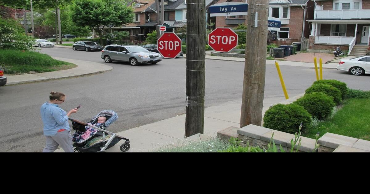 City offers good explanation for double stop signs