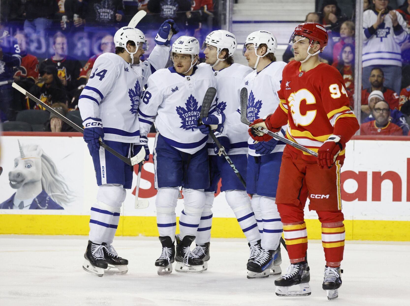 Nylander pots hat trick in Leafs’ throwback win over Flames