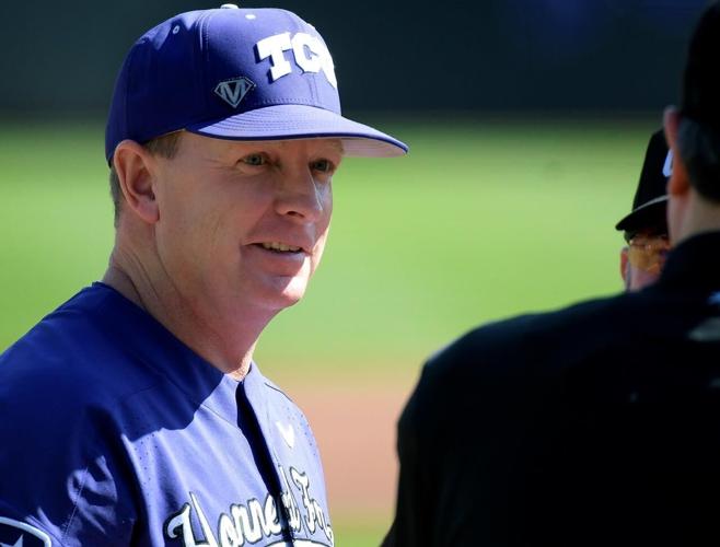 TCU promotes former MLB pitcher Saarloos as new head coach