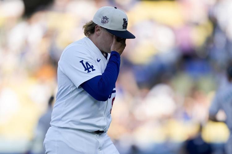 Christian Walker extends home run tear at Dodger Stadium, helps ...