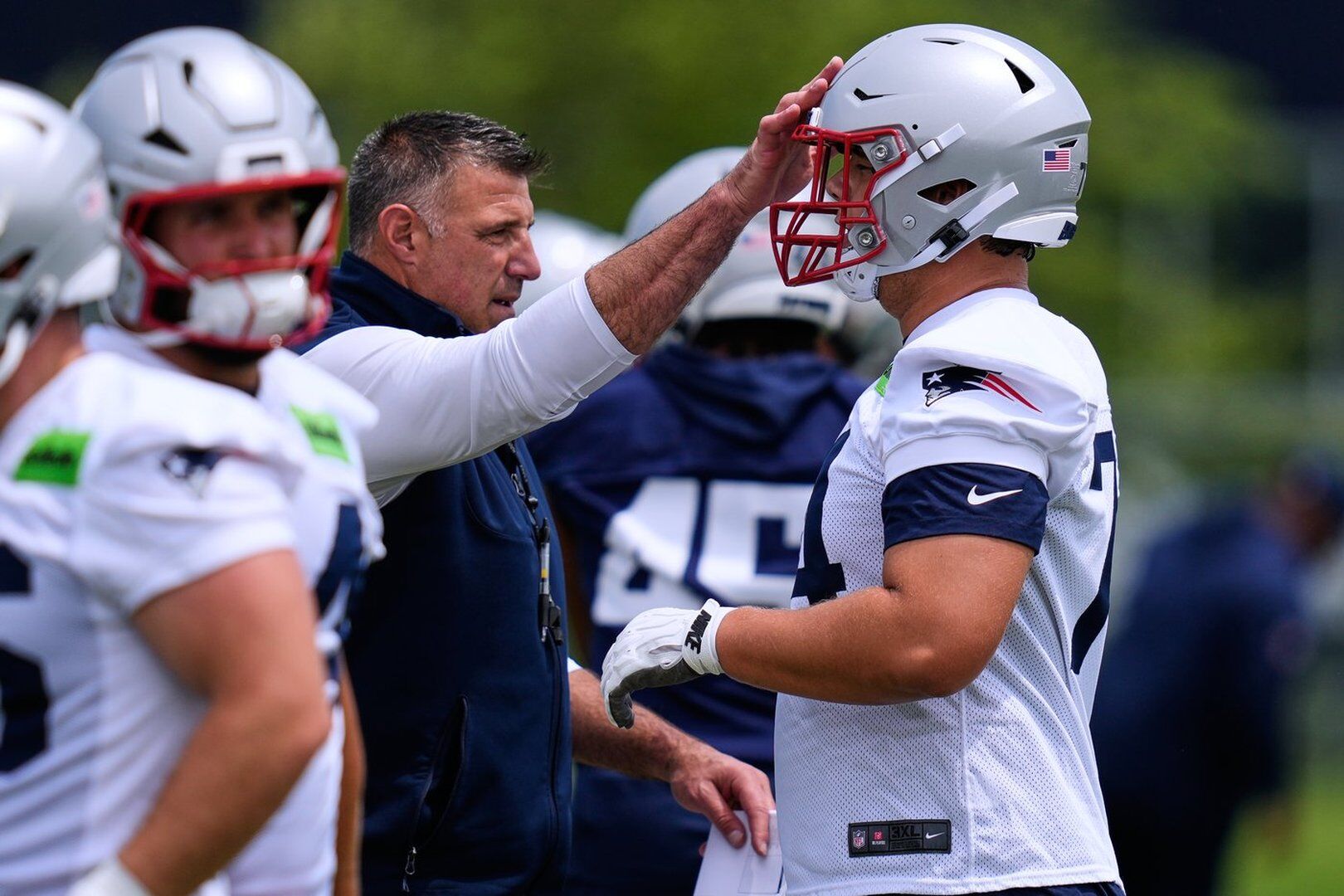 Patriots coach Mike Vrabel focused on spring workouts after missing ...