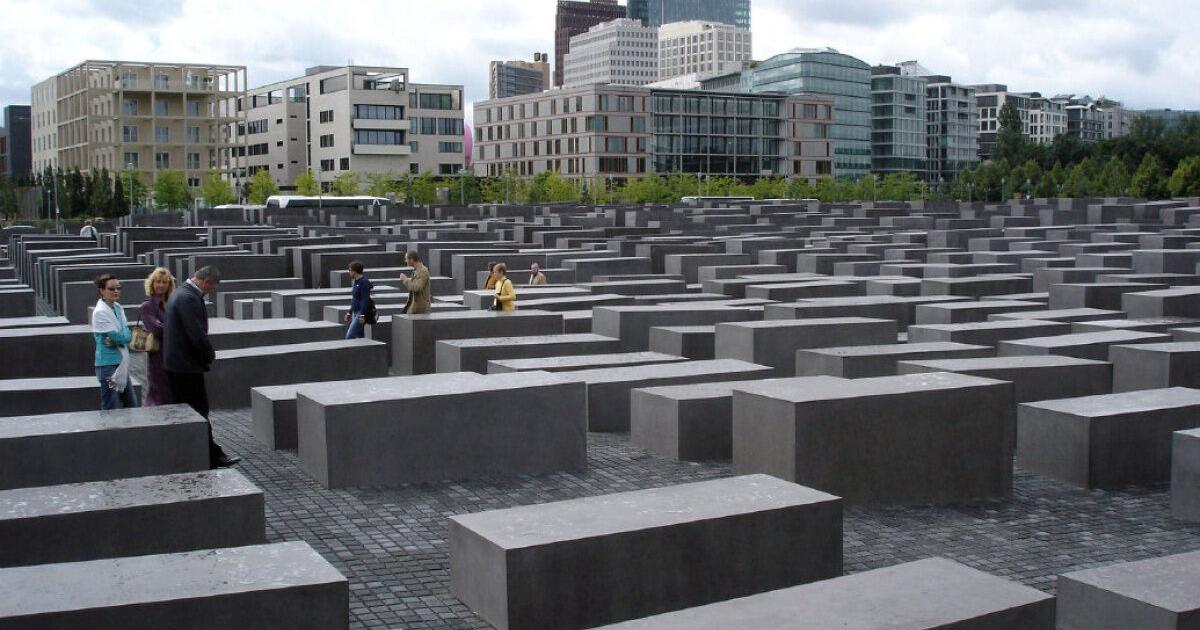 Rick Steves, Berlin: Wandering among thoughtful memorials