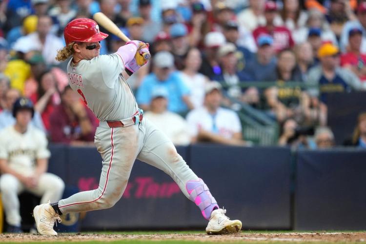 Phillies rally for 10-8 victory in Milwaukee as Brewers manager Pat Murphy gets ejected