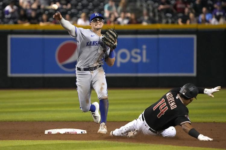 Diamondbacks edge Royals 5-4 on Walker’s sprint home