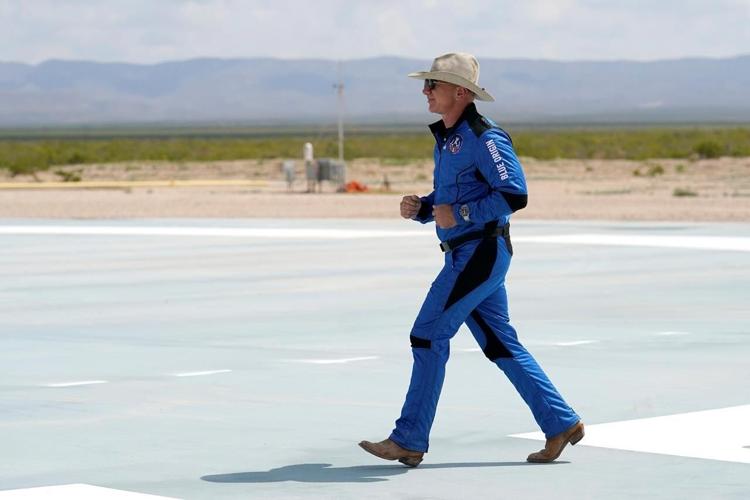 Jeff Bezos blasts into space on own rocket: ‘Best day ever!’