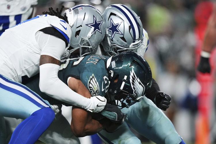 Eagles' opening victory over Cowboys delayed by lightning for more than ...