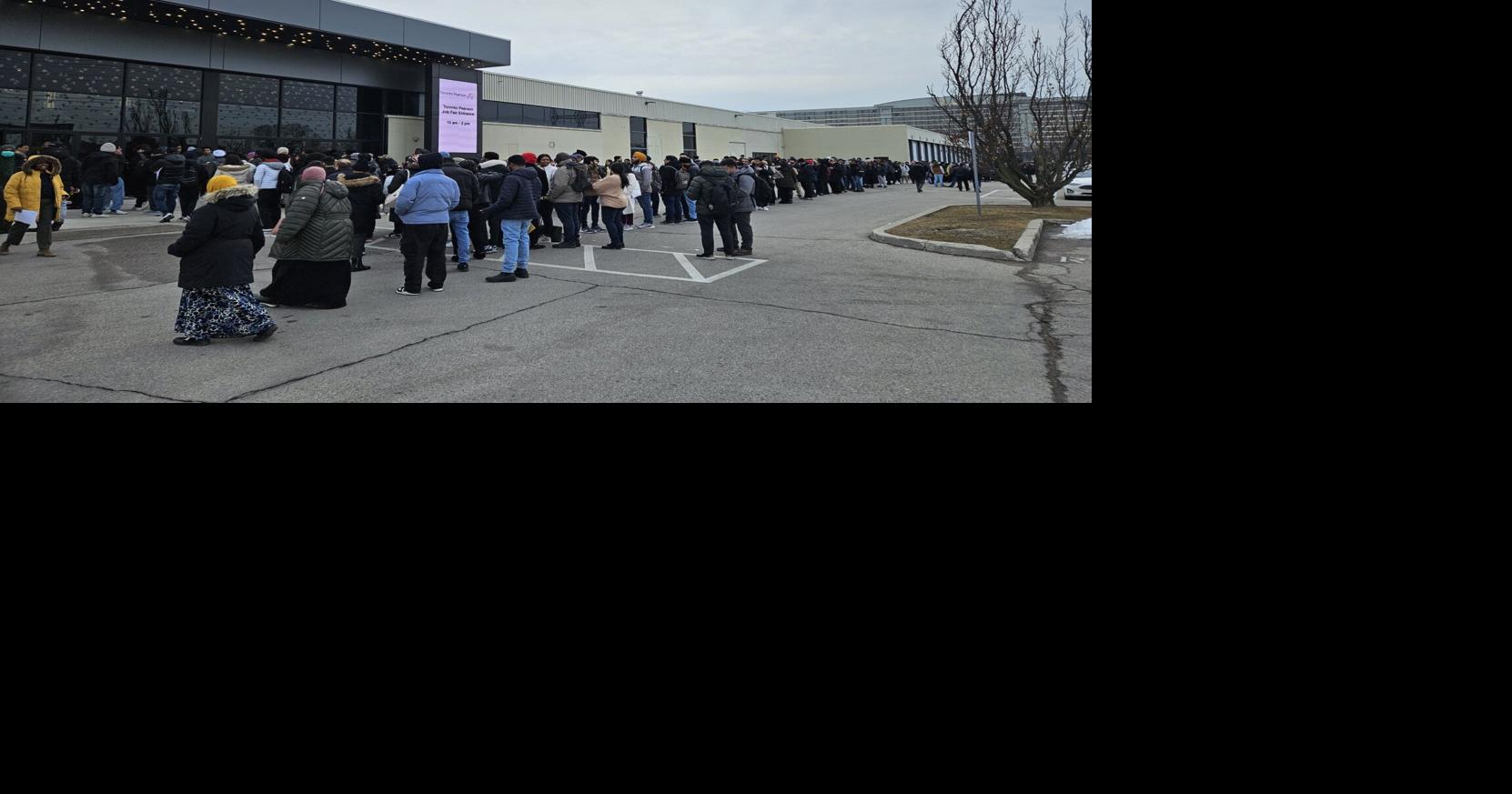 Video shows large crowd at Pearson airport job fair