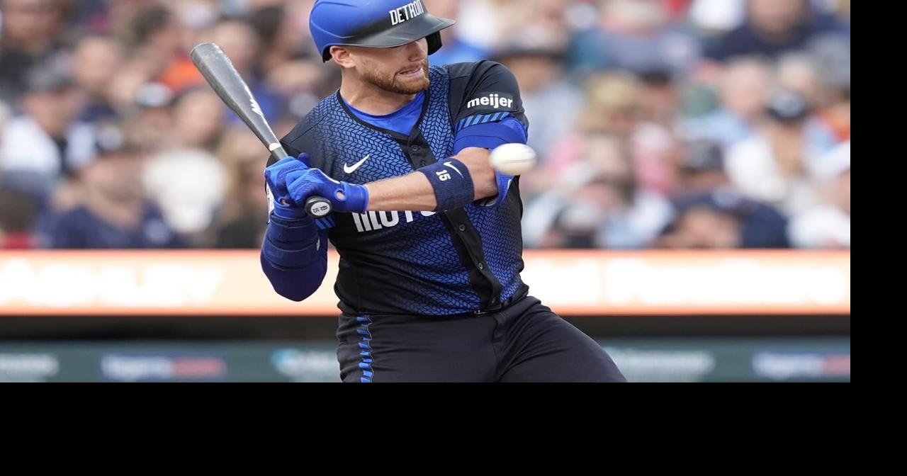 Rangers acquire catcher Carson Kelly from Tigers for 2 minor leaguers