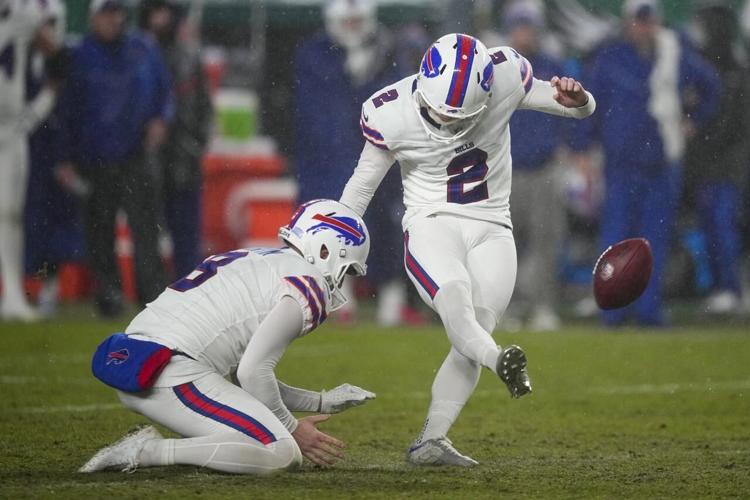 Jalen Hurts runs for winning TD in overtime, Eagles rally past Josh Allen, Bills 37-34