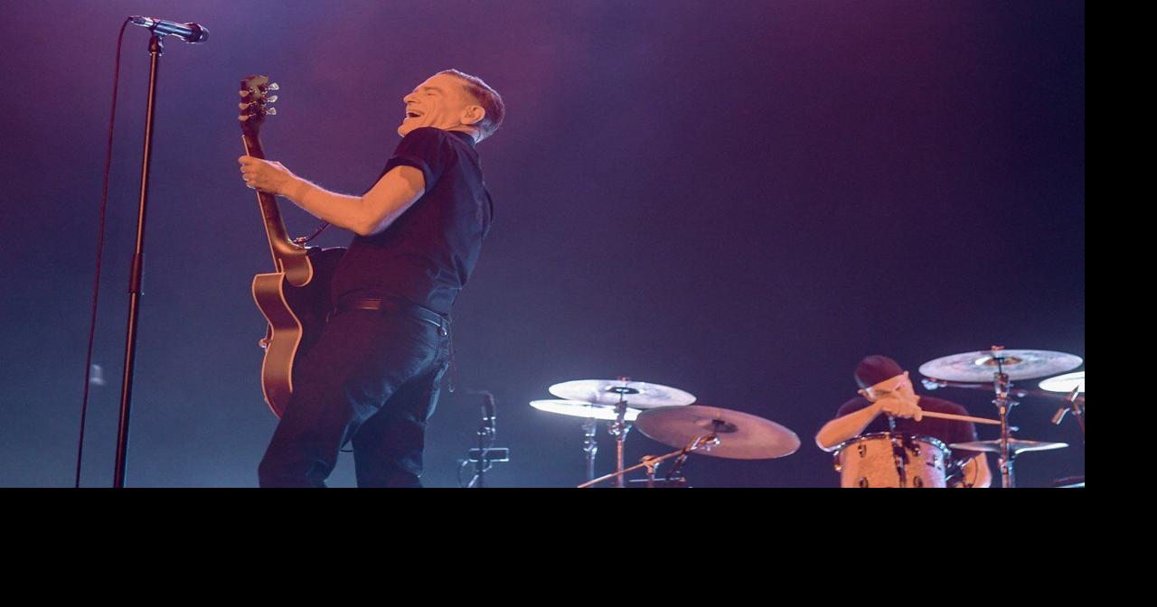 Review: Bryan Adams wows Toronto faithful