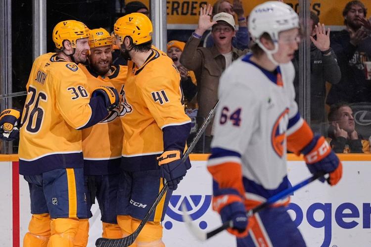 Saros shines in Predators' 2-1 shootout victory over Islanders