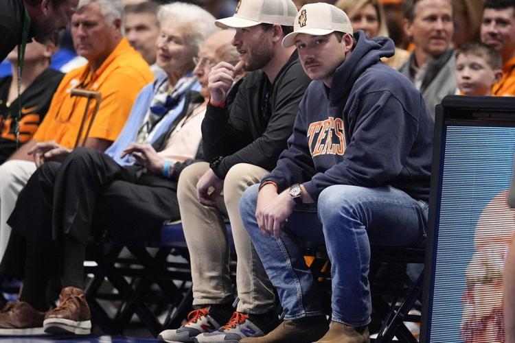 Chaz Lanier scores 23 as No. 8 Tennessee downs Texas to reach SEC Tournament semis