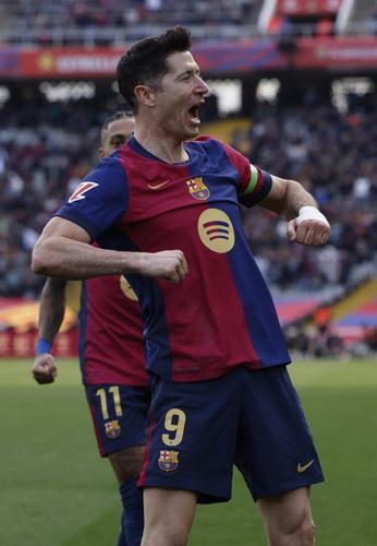 Lewandowski scores winner as Barcelona beats Alaves to move closer to ...