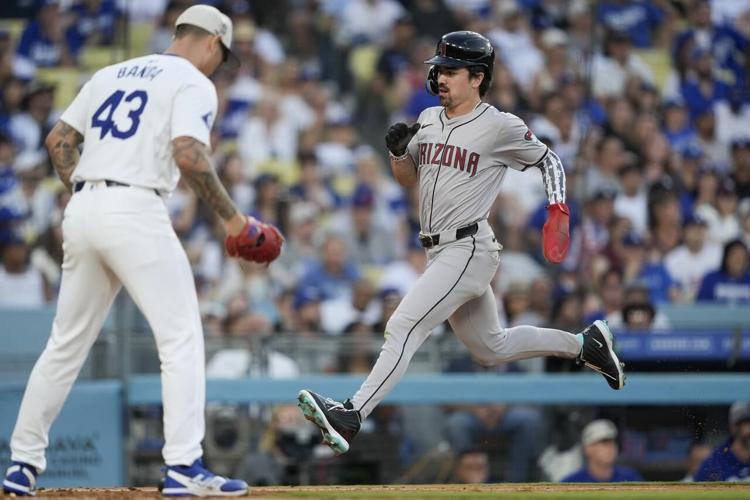 Christian Walker extends home run tear at Dodger Stadium, helps ...