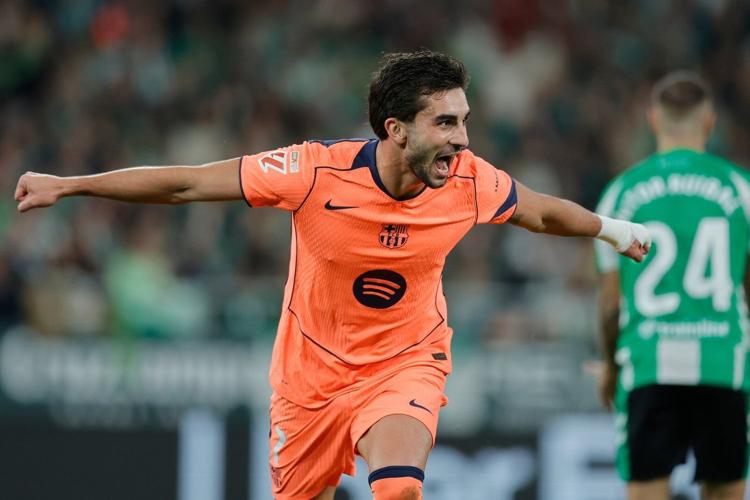 Torres hat trick in Barcelona rout of Betis in La Liga