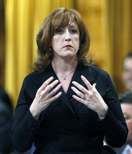 Cancer victims outraged over Raitt 'sexy' comment