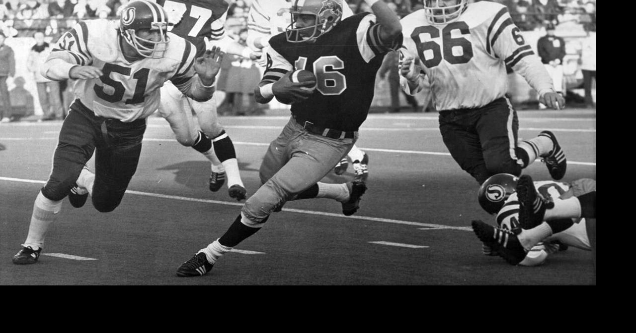 Former CFL quarterback Ealey named for induction into College Football ...