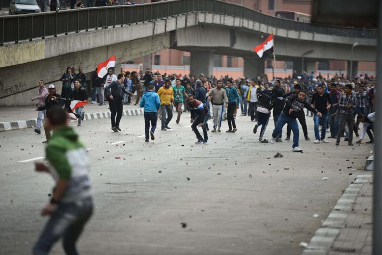 Deadly clashes between police, protesters in Cairo