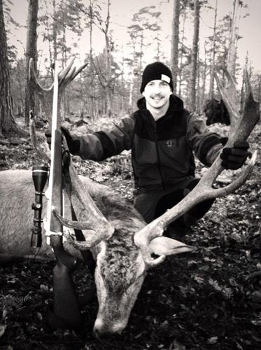 Ex-Leaf Colby Armstrong goes deer hunting in Sweden on his birthday