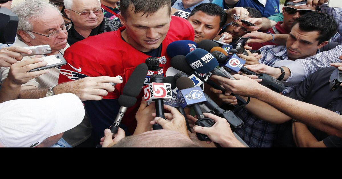 NFL: Brady sports knee brace at Patriots owner’s urging