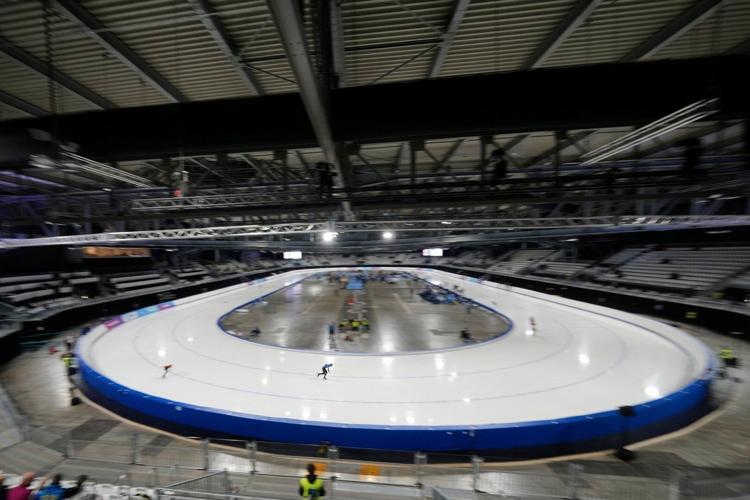 Racers say Milan Cortina speed skating venue feels like they're on a lake