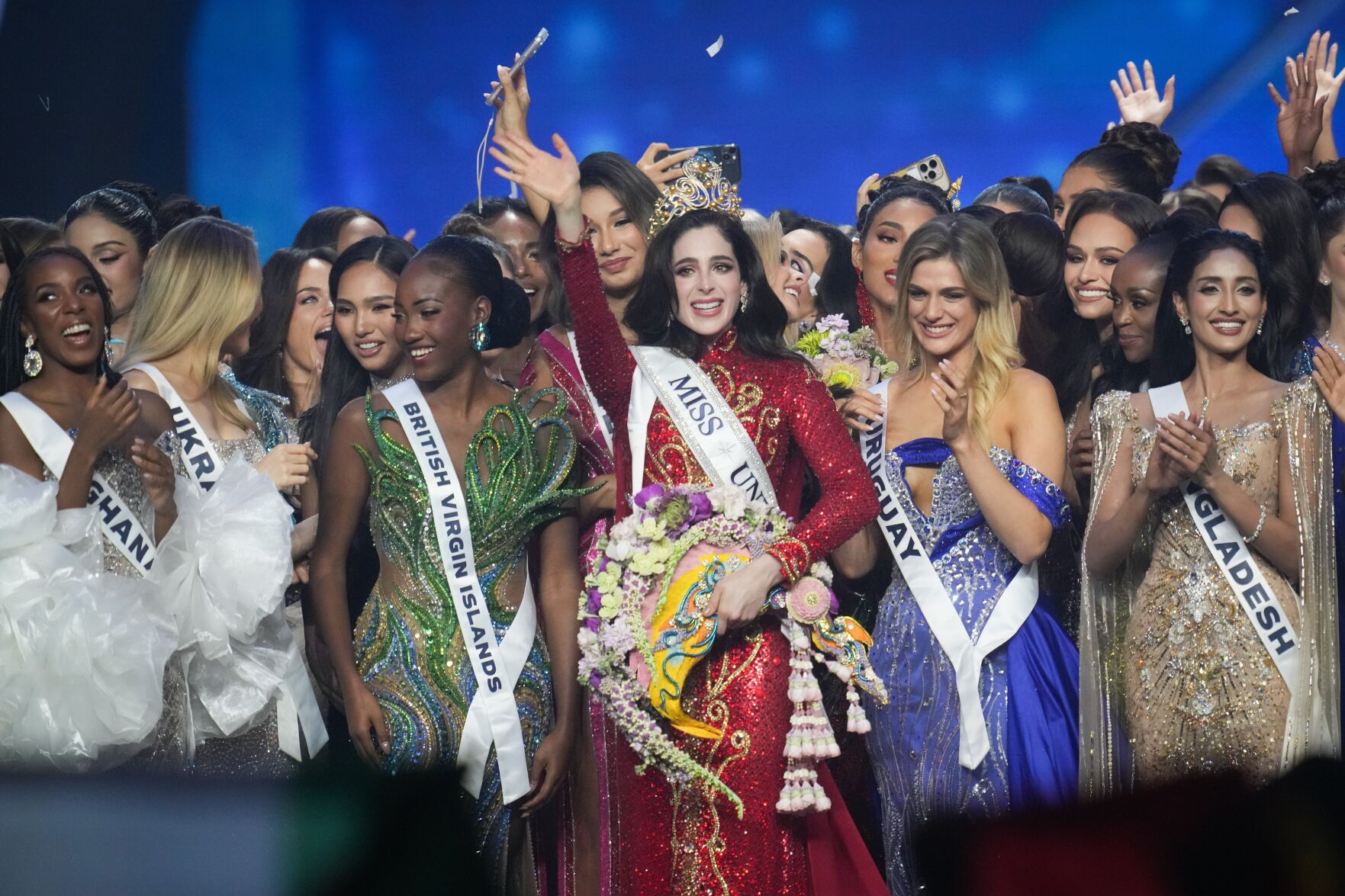Mexico’s bullied pageant contestant wins Miss Universe crown
