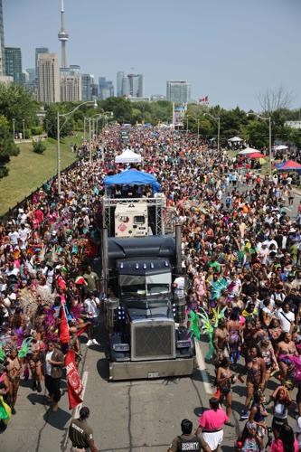 Dazzling dancers thrill crowd at Caribbean Carnival parade