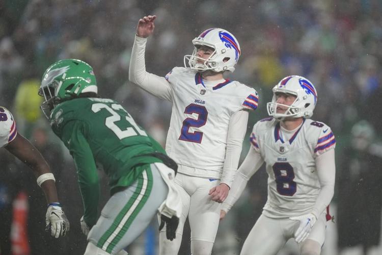 Jalen Hurts runs for winning TD in overtime, Eagles rally past Josh Allen, Bills 37-34