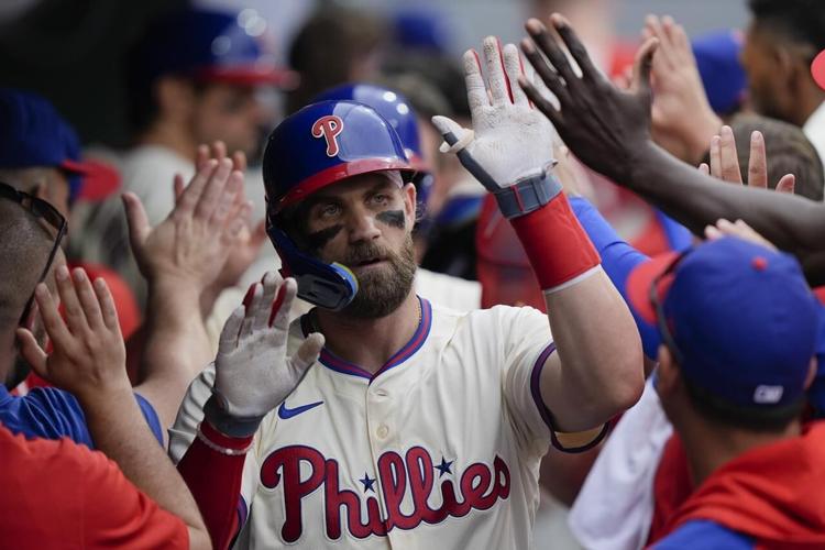 Harper homers, Wheeler strikes out 11 as Phillies complete 4-game sweep of Giants with 6-1 win