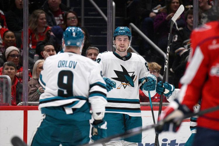 Sharks' 3-goal second period keys 3-2 victory over Capitals