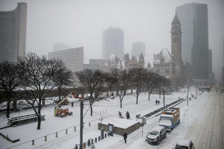 Toronto snowstorm: Blowing snow causes low visibility, TTC and flight ...